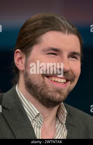 Alexander Prinz - YouTuber - der Dunkle Parabelritter - und Autor ...