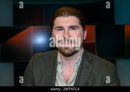 Alexander Prinz - YouTuber - der Dunkle Parabelritter - und Autor ...