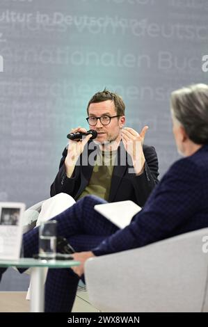 Philipp Felsch im Gespräch zu seinem Buch 'der Philosoph: Habermas und ...