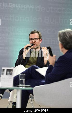 Philipp Felsch im Gespräch zu seinem Buch 'der Philosoph: Habermas und ...