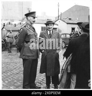 AMERIKANISCHE TRUPPEN TREFFEN IN NORDIRLAND EIN - Generalmajor W. M ...