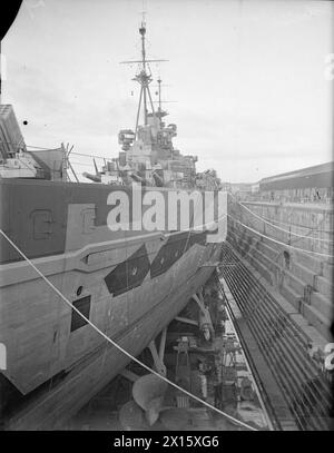DAS REFIT DER HMS KING GEORGE V. 1940, ROSYTH, IM TROCKENDOCK ...