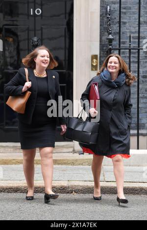 (Von links nach rechts) Bildungsministerin Gillian Keegan ...