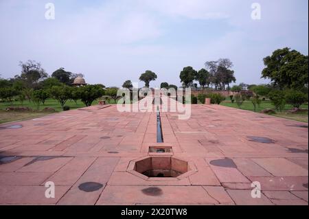 Bagh-i-Gul-Afshan (der blumenstreuende Garten) und Bagh-i-nur-Afshan ...