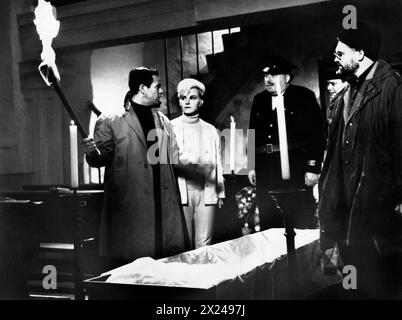 Karin Field, Adrian Hoven, am Set des deutsch-jugoslawischen Films „Cave of the Living Dead ...