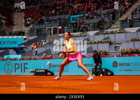 Spanien - 26 April 2024 Magda Linette aus Polen spielt am fünften Tag des Turniers der Mutua ...
