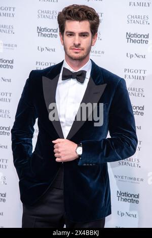 Andrew Garfield nimmt an der National Theatre Up Next Gala in London ...