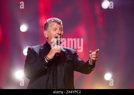 Offenburg Schlagersaenger Semino Rossi beim Auftritt am 04.05.2024 in ...