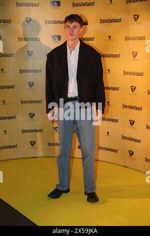 Robin Schick bei der Ankunft zur VERLEIHUNG DES BAYERISCHEN FILMPREISES ...