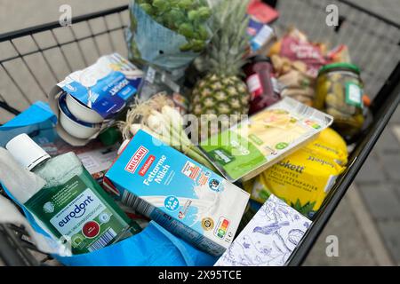 Preise steigen wieder - Inflation im Mai bei 2,4 Prozent. Lebensmittelpreise. Ein Blick auf den ...