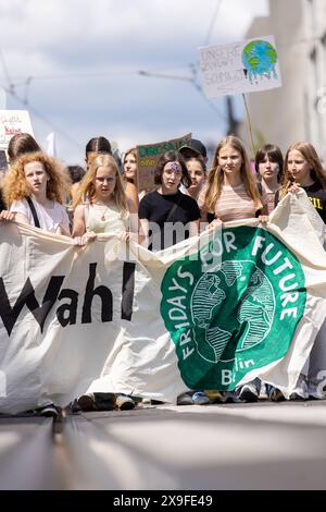 Klimastreik zur EU-Wahl Deutschland, Berlin am 31.05.2024: Samira ...