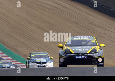 Aiden Moffat - LKQ Euro Car Parts mit SYNETIQ - Fahren Toyota Corolla ...