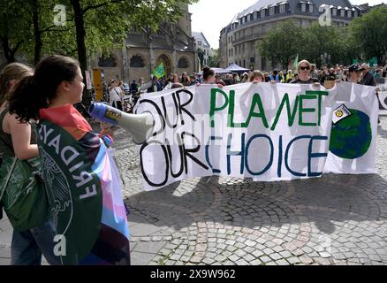 DEU , DEUTSCHLAND : Demonstration von Fridays for Future in Bonn gegen ...