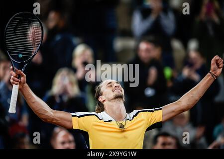 Paris, Frankreich, Frankreich. Juni 2024. Alexander ZVEREV feiert ...