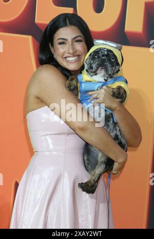 Ny. Juni 2024. Dana Gaier, Chloe Fineman, Will Ferrell, Chris Renaud ...