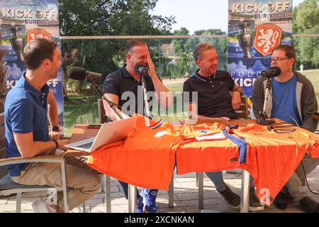 WOLFSBURG, DEUTSCHLAND - 18. JUNI: Aufnahme des Telegraaf-Kick-off ...
