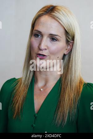 Justizministerin Helen McEntee spricht vor den Medien auf der Konferenz ...