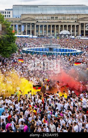 Public Viewing in Stuttgart. Motto der Landeshauptstadt Stuttgart zur ...