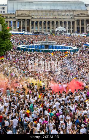 Public Viewing in Stuttgart. Motto zur UEFA EURO 2024: Die ganze Stadt ...