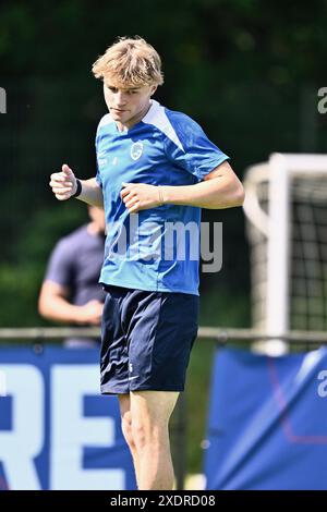 Genk, Belgien. Juni 2024. Genks Adrian Palacios wurde während eines ...