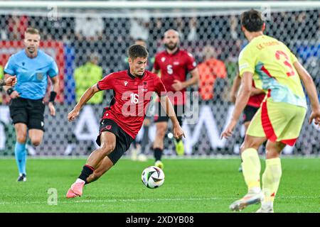 Medon Berisha (16) aus Albanien während eines Fußballspiels zwischen ...