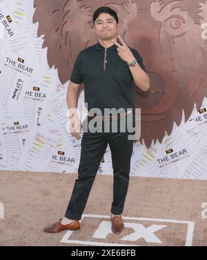 Andrew Lopez kommt bei der Premiere der FX THE BEAR Staffel 3 in Los ...