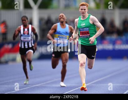 Charlie Dobson (rechts) gewinnt das 400-m-Finale der Männer am zweiten ...