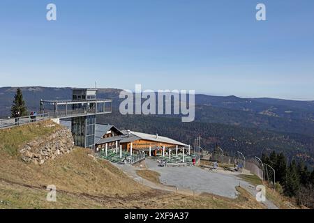 Blick vom Arber zur Bergstation Arber, Eisensteiner Hütte, Arber ...