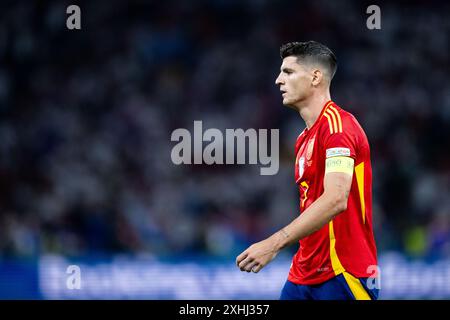 Alvaro Borja Morata (Spanien, #07) und Team jubeln bei der Siegerehrung ...
