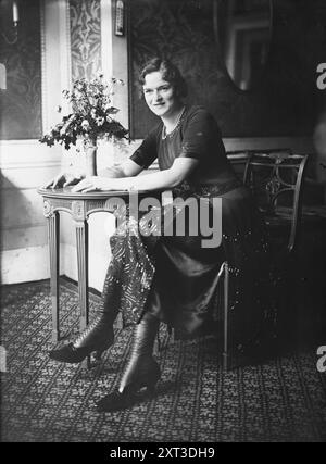 A. Stanley, zwischen 1915 und 1920. Zeigt Aileen Stanley (auch bekannt ...