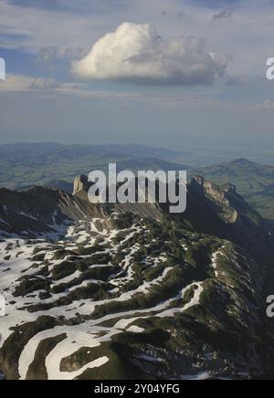 Blick über Felder zum Alpstein mit Saentis, Leimbach, Thurgau, Schweiz ...