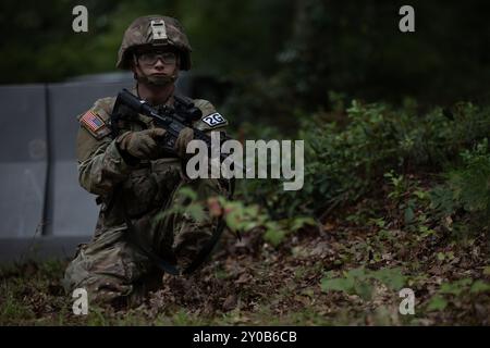 Soldaten des 807. Medizinischen Kommandos (Einsatzunterstützung) und ...