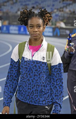 Monae' Nichols (USA, Long Jump) feiert den Gewinn einer Silbermedaille ...