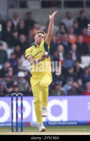Aaron Hardie aus Australien liefert den Ball während des Fifth Metro ...