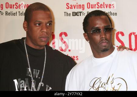 Shawn Carter, auch bekannt als Jay-Z, und Sean 'P. Diddy' Combs nehmen ...
