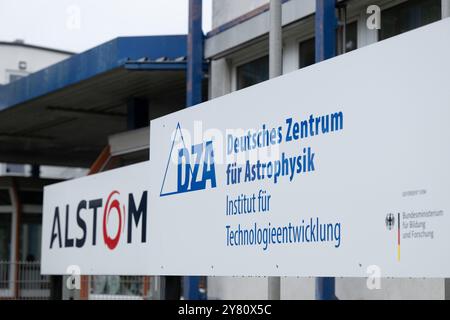 02. Oktober 2024, Sachsen, Görlitz: Mitarbeiter eines ...