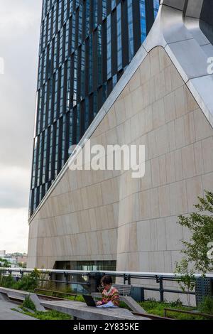 Detail, das Bloomberg Building, ein NYC Kulturzentrum, wo die High Line ...