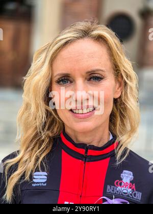 Die italienische Fernsehmoderatorin, Schauspielerin, Sängerin und ...