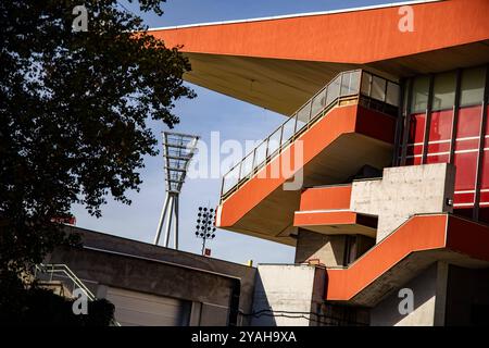 Architektur vom Friedrich-Ludwig-Jahn Sportpark in Berlin am 8. Oktober ...