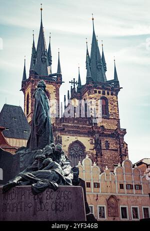 Prag, Tschechische Republik. Januar 2026. Das Allwyn-Logo am Hauptsitz ...