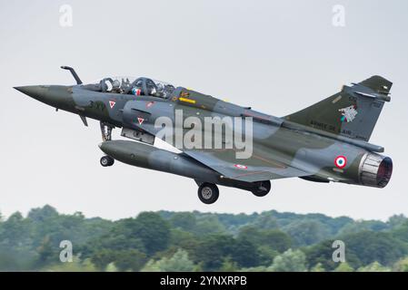 Ein einmotoriger Dassault Mirage 2000, Delta-Flügel, Düsenjäger der ...
