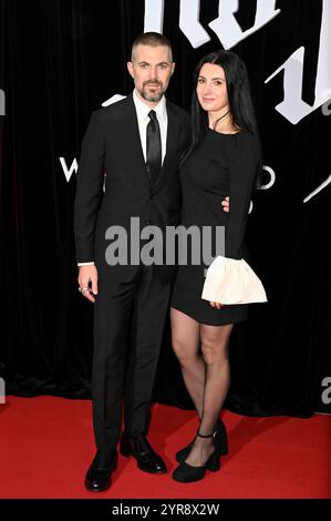 Robert Eggers mit Partnerin Alexandra Shaker bei der Premiere des ...
