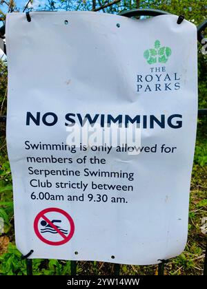 Der Serpentine Swimming Club im Hyde Park, London, UK, hat geschlossen ...
