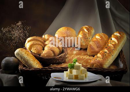 02 17 2017 ESSEN veritas Brot mit Butterplatte Lokgram Kalyan ...