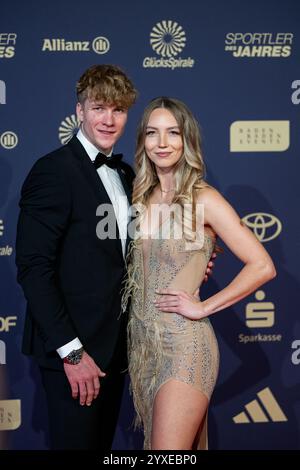 Jacob Schopf mit Freundin Emily Schilf bei der 77. Sportler des Jahres ...