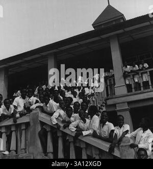 Eine afrikanische Sekundarschule: St. Gregory's Lagos. -- Ein älterer ...