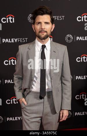 Hollywood, USA. März 2025. Marie Ronn und Jen Tullock kamen 2025 am 21 ...