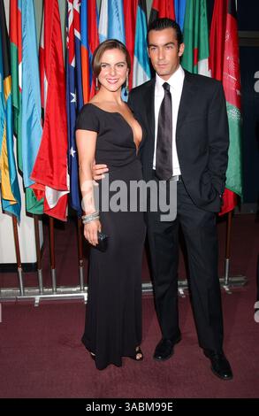 Die Schauspielerin Kate Del Castillo und ihr Gast besuchen die Premiere ...