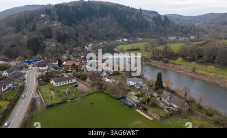Die Old Wireworks Tramway Bridge überquert den Fluss Wye bei Tintern ...