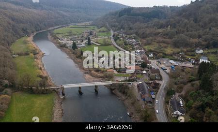 Die Old Wireworks Tramway Bridge überquert den Fluss Wye bei Tintern ...